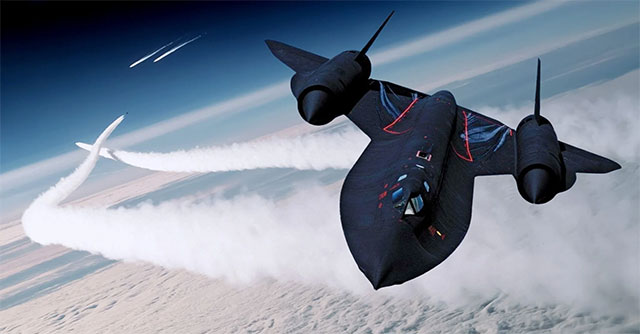 Máy bay quân sự có thể bay cao bao nhiêu?